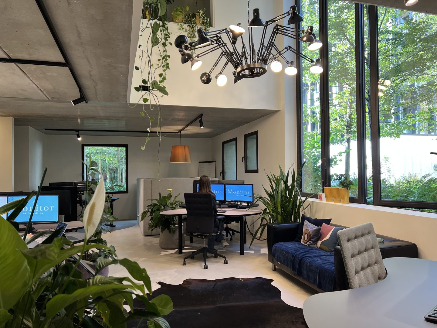 HR Consulting - Monitor